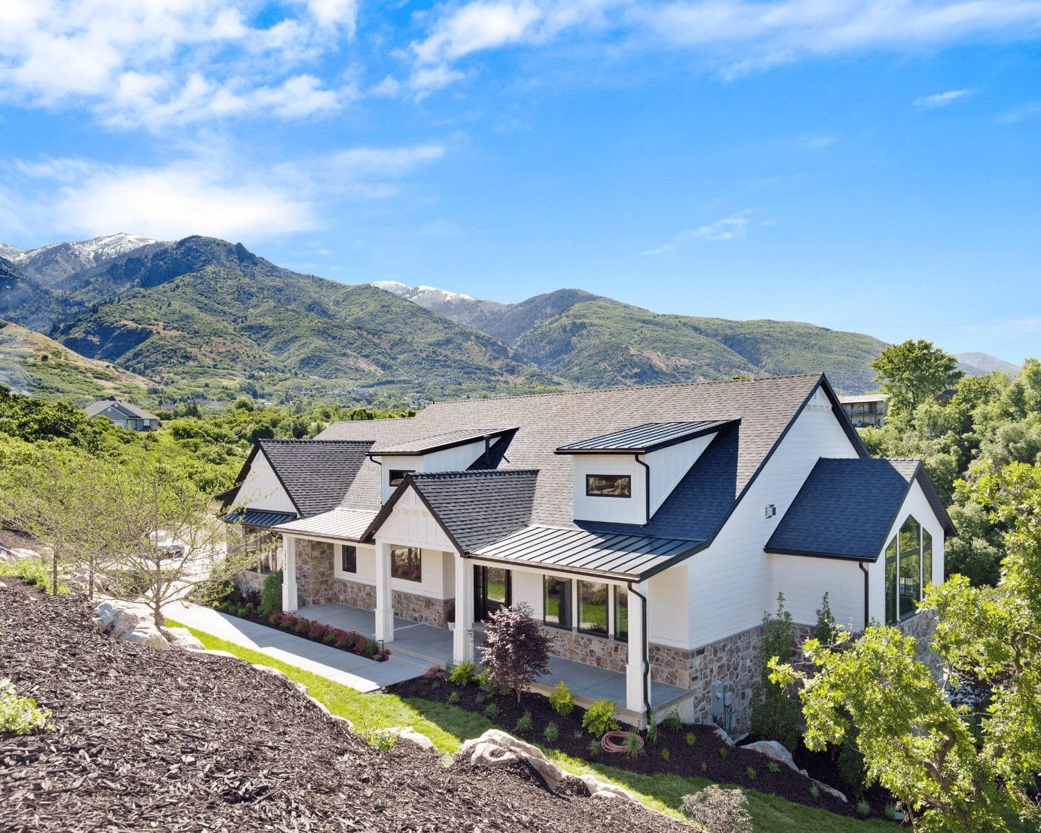 Your Guide to Choosing the Best Exterior Paint Colors - Swifthand Painting